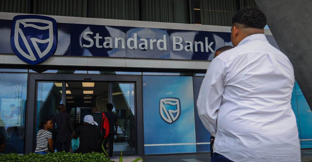 Standard Bank lidera ranking de insatisfação dos clientes no IT25